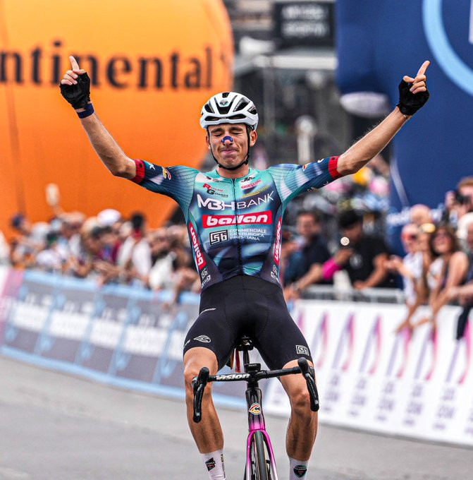 Giro Next Gen: Pavel Novák vence a Etapa Rainha, Luke Tuckwell ...