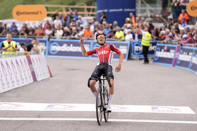 Jarno Widar vence a 3ª etapa do Giro Next Gen e assume a liderança ...