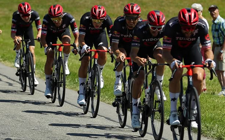Tudor Pro Cycling anuncia forte patrocinador, equipe de Julian ...
