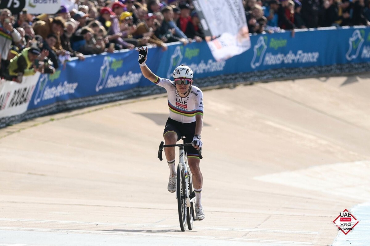 Tadej Pogacar revela curiosidades no final da temporada, do adesivo ...