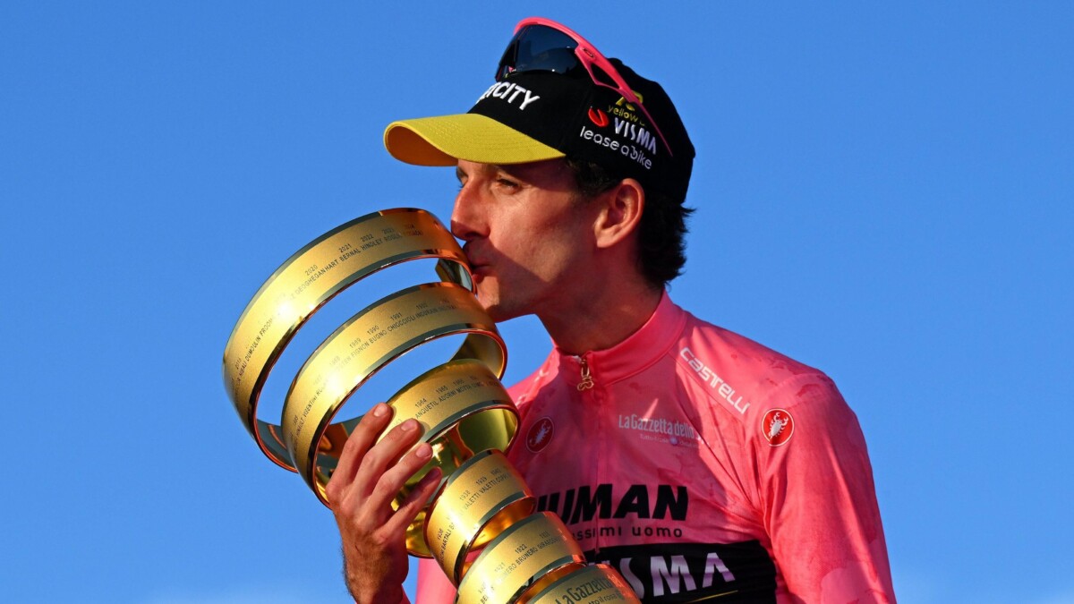 Bomba! Simon Yates, Campeão do Giro d'Italia 2025 anuncia aposentadoria ...