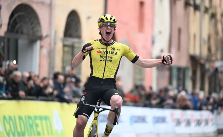 Ciclista da Visma-Lease a Bike revela que assumirá vaga de Simon Yates ...