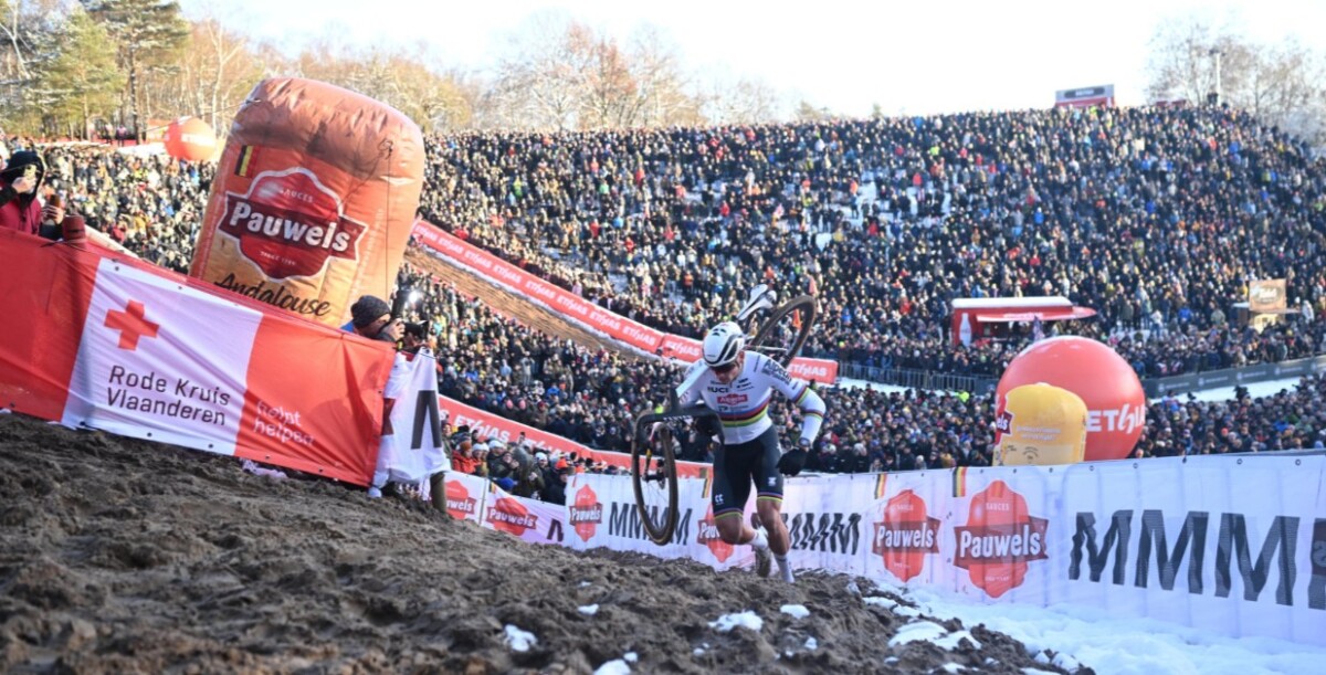 Mathieu Van der Poel avassalador na Copa do Mundo, holandês vence pela ...