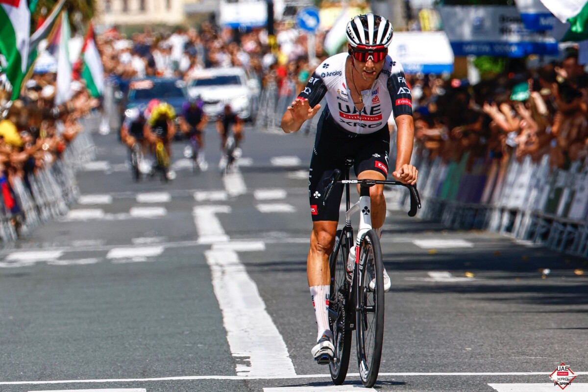 UAE Emirates apresenta equipe o AlUla Tour 2026, competição inicia na ...