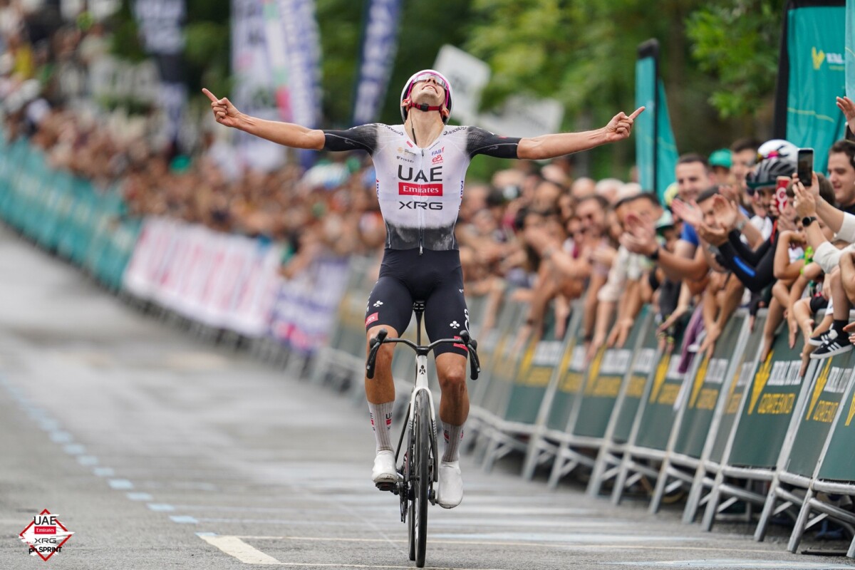 UAE Emirates apresenta equipe o AlUla Tour 2026, competição inicia na ...